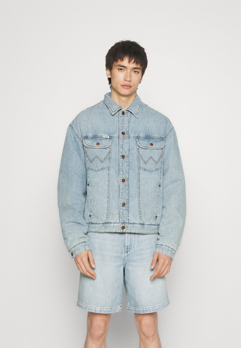 Wrangler PADDED TRUCKER - Veste en jean - scare crow /denim bleu gris ...