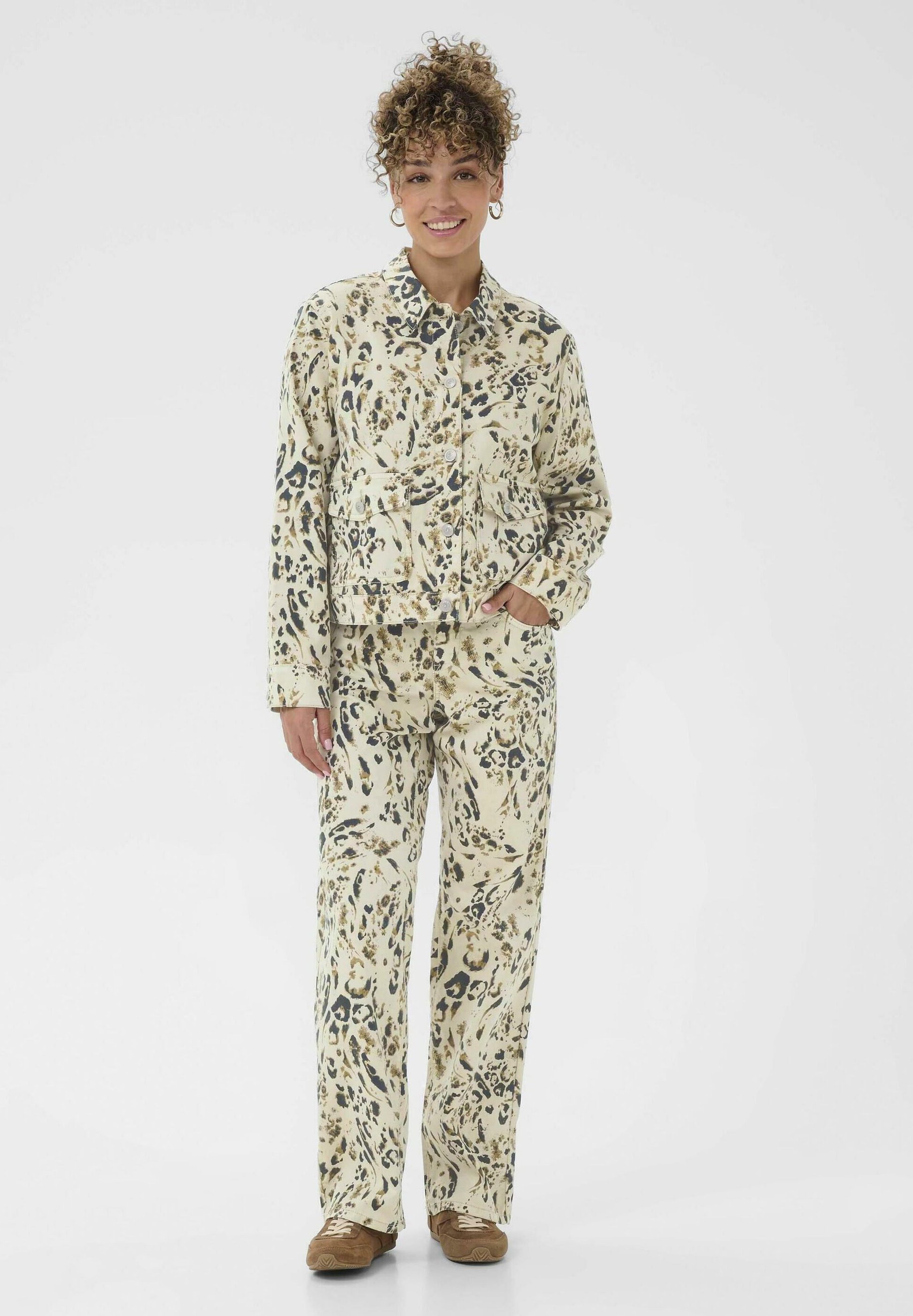 Cream CRSUMA - COCO FIT - Jeans Straight Leg - oatmeal leopard/beige ...