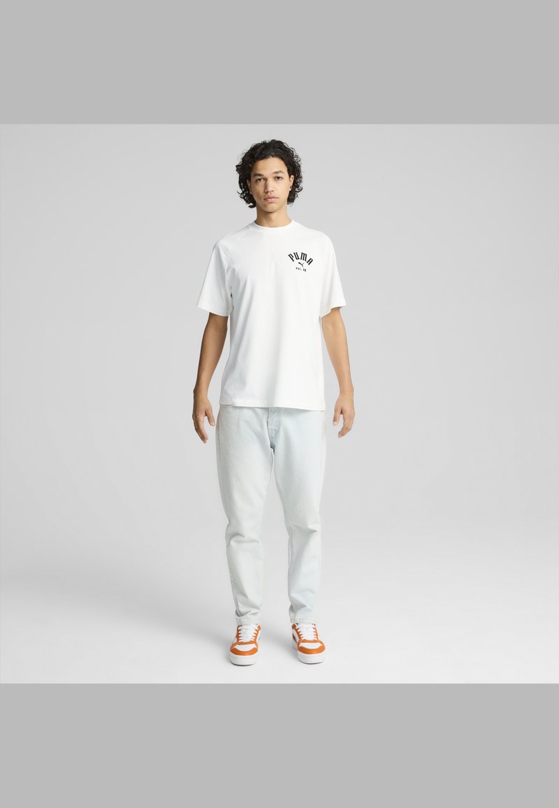 Puma PLAY LOUD CLASSICS GRAPHIC - T-shirt con stampa - white/bianco ...