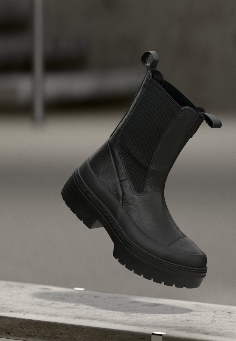 Converse CHUCK TAYLOR ALL STAR LUGGED HEEL CHELSEA BOOT - Platform ...