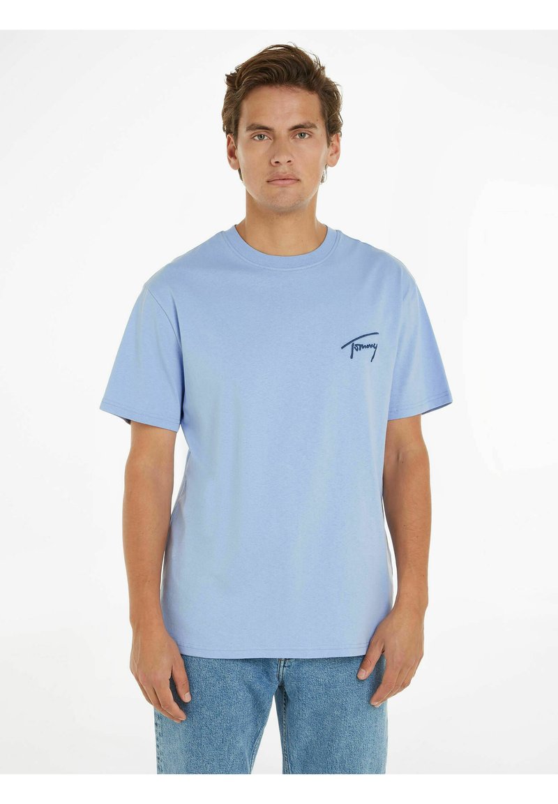 Tommy Jeans TJM REG SIGNATURE EXT - Basic T-shirt - bleu (50)/light ...