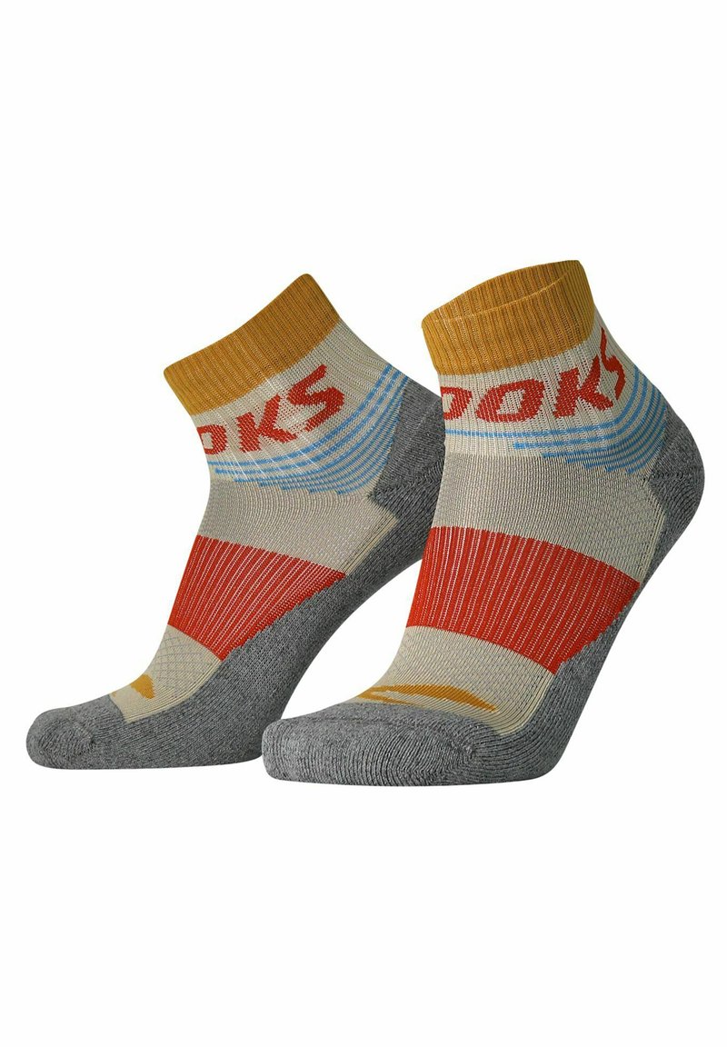Brooks HIGH POINT QUARTER - Sports socks - oatmeal red clay/beige ...