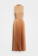 Polo Ralph Lauren PLEATED SLEEVELESS MOCKNECK DRESS - Strickkleid - collection camel/camel ...