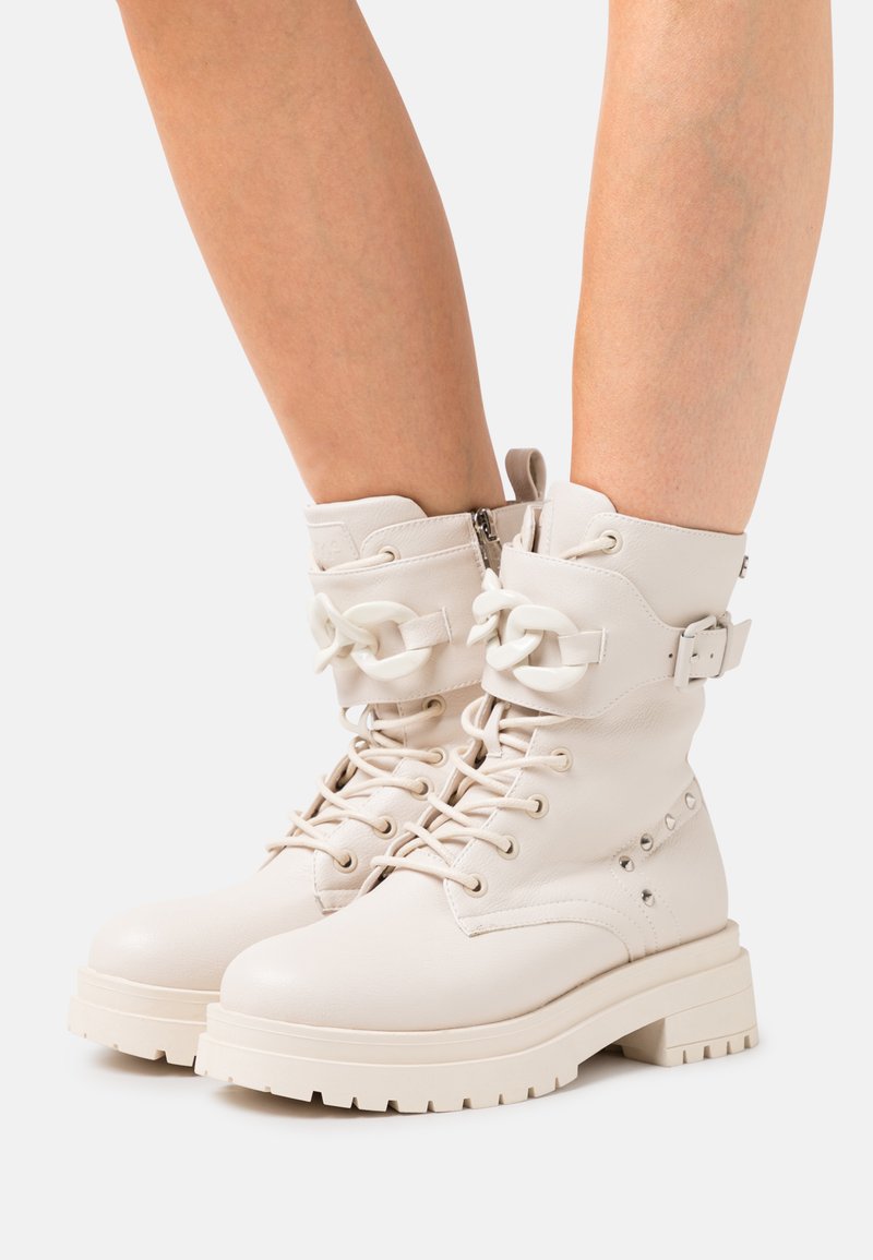 XTI Platform ankle boots - ice/off-white - Zalando.de