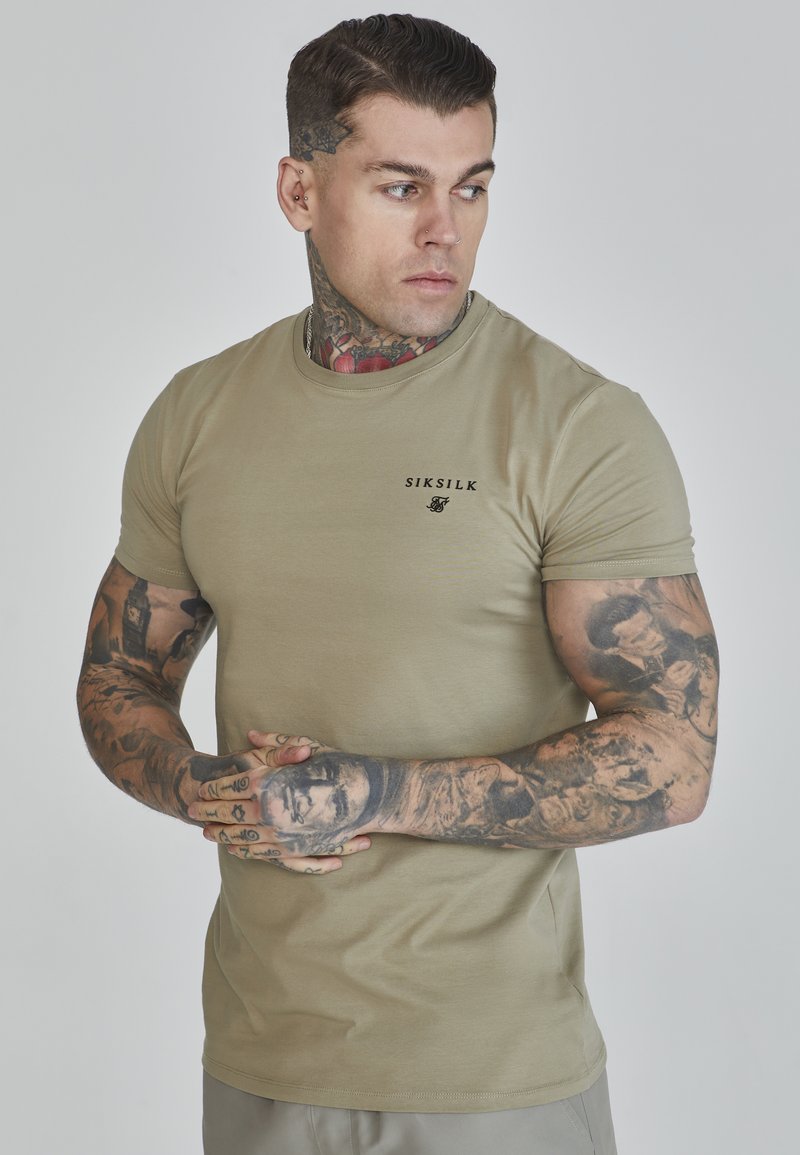 SIKSILK MUSCLE - T-shirt med print - khaki/grön - Zalando.se