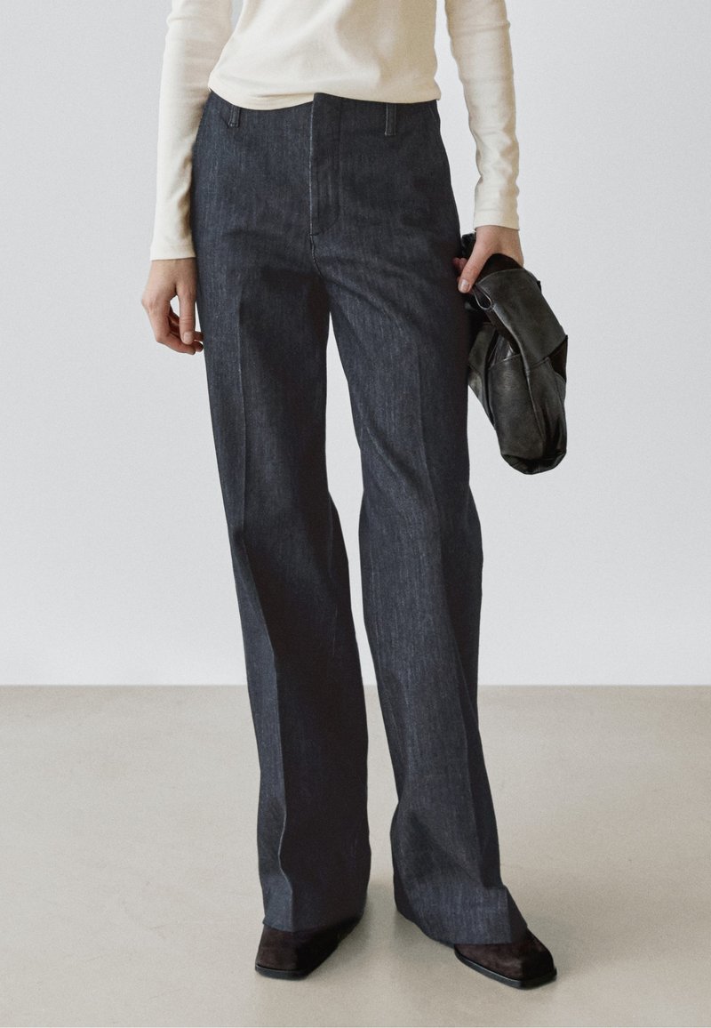 Massimo Dutti MID-RISE WIDE-LEG - Wide Leg - mottled dark blue ...