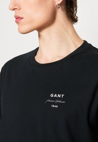 GANT LOGO SCRIPT - T-shirt basique - black/noir - ZALANDO.FR