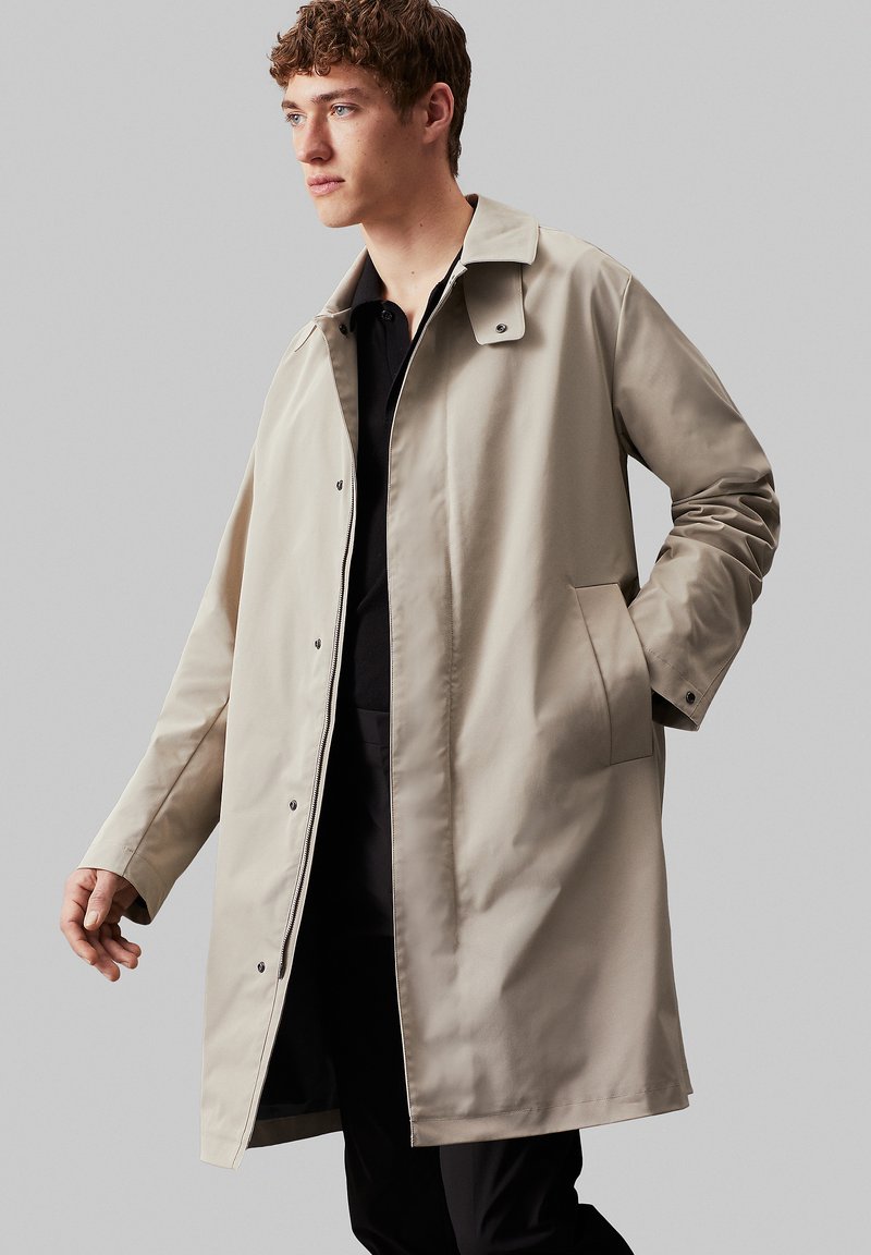 Calvin Klein MODERN CAR - Halflange jas - london fog/taupe - Zalando.nl