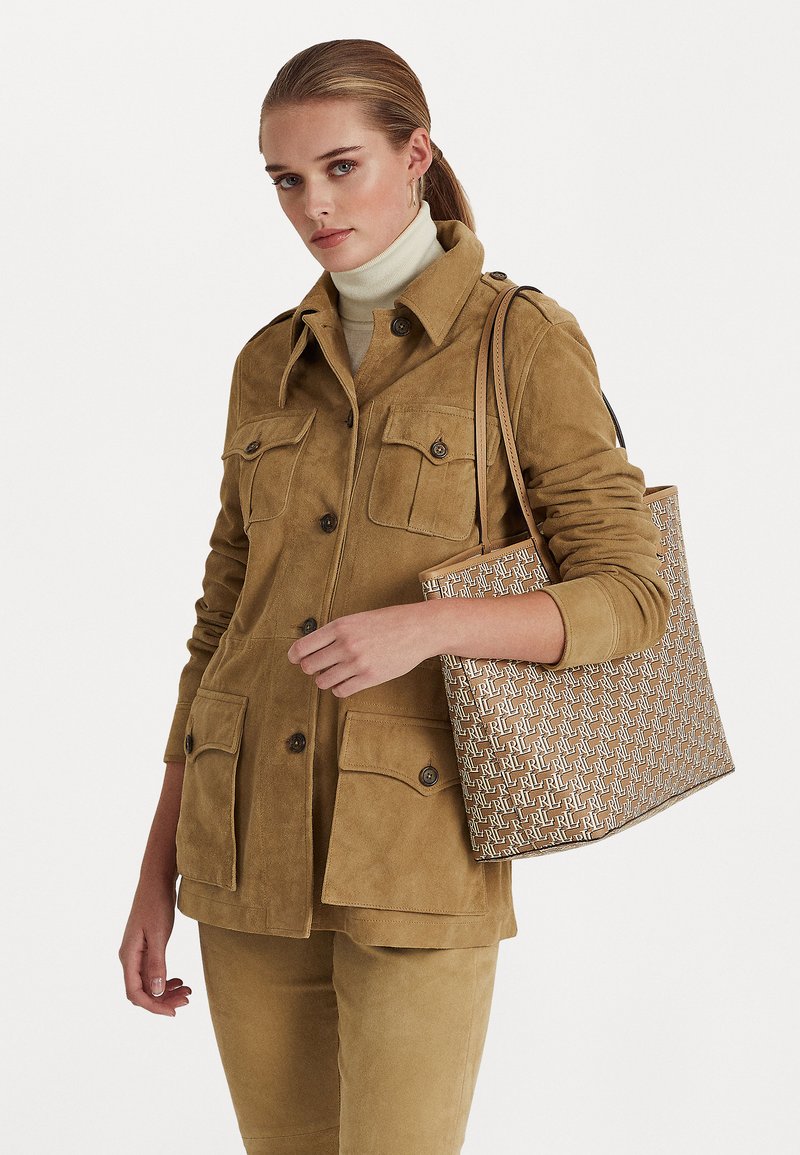 Lauren Ralph Lauren COLLINS TOTE LARGE - Tote bag - light camel/camel ...