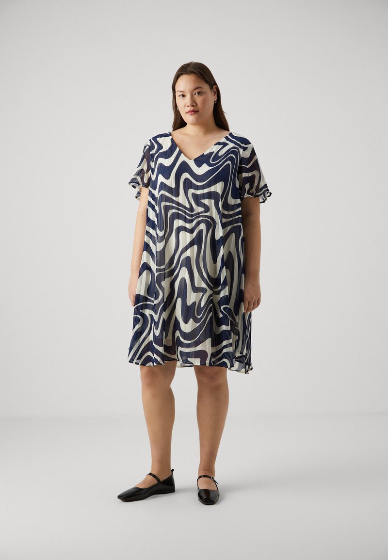 Vero Moda Curve VMCKATE DRESS - Hverdagskjole - navy/offwhite/mørkeblå ...