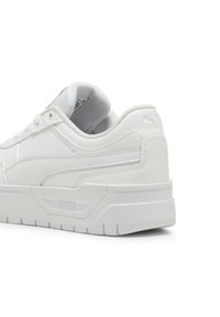 Puma CALI DREAM BE A POEM - Sneaker low - white/weiß - Zalando.ch