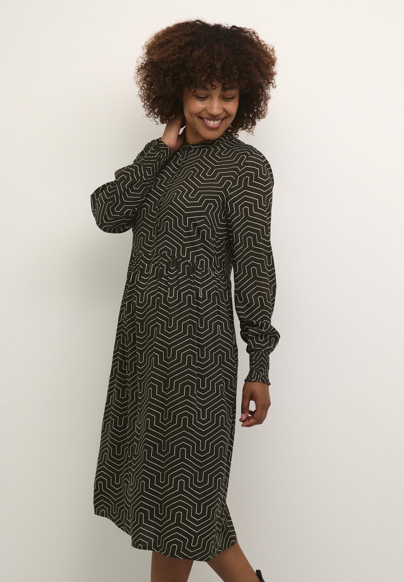 Kaffe LONG SLEEVES BAND COLLAR - Blusenkleid - dark green line graphic ...