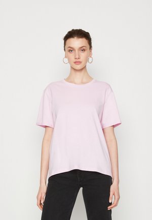 Moss Copenhagen TERINA SMALL LOGO TEE - T-Shirt basic - white/lavender/mehrfarbig - Zalando.de