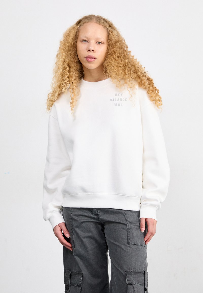 New Balance ICONIC COLLEGIATE CREW - Pusa - white/valge - Zalando.ee