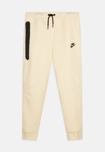 Nike Sportswear TECH FLEECE PANT - Tepláky - coconut milk/black ...