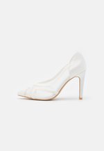 Menbur Pantofi clasici cu toc - ivory/alb - Zalando.ro