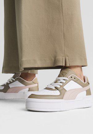 Puma SUEDE CLASSIC XXI UNISEX - Sneaker low - toasted white/beige ...