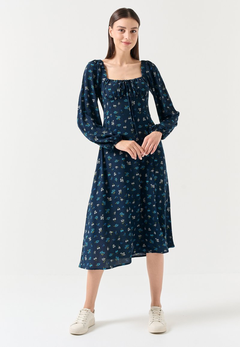 Jimmy Key STRAIGHT FIT SQUARE NECK LONG SLEEVED FLORAL PATTERN DRESS ...