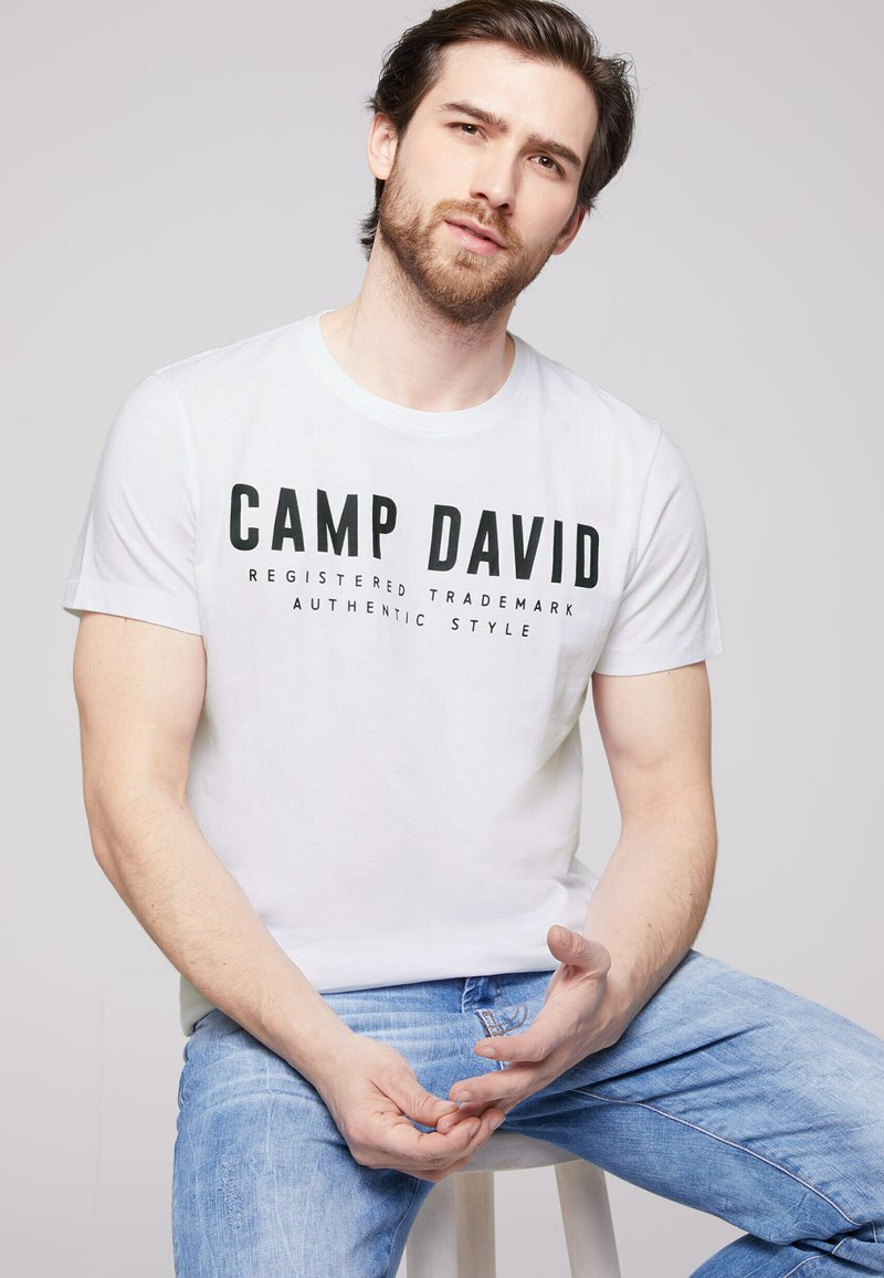 Camp David BASIC LOGO-T-SHIRT - T-Shirt print - opticwhite/weiß ...