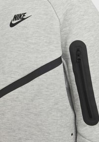 Nike Sportswear TECH PLUS SIZE - Tröja med dragkedja - dark grey ...