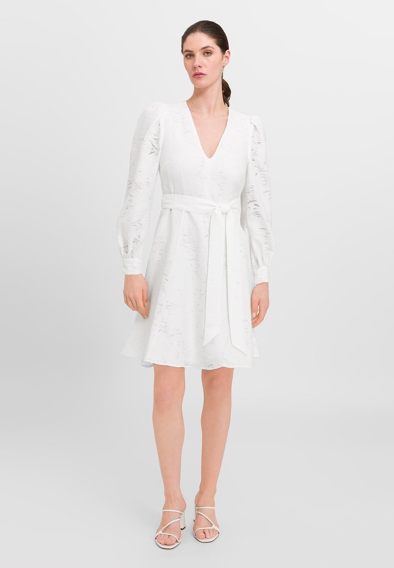 IVY OAK NICKY - Freizeitkleid - schneeweiß/weiß - Zalando.at
