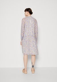 Second Female POPPI DRESS - Robe chemise - amparo blue/multicolore ...