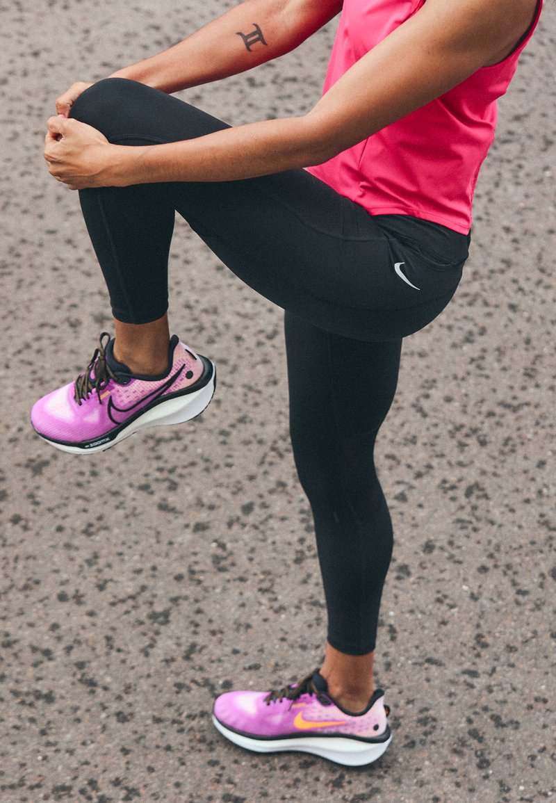 Nike Performance RUN TANK - Top - aster pink/pink - Zalando