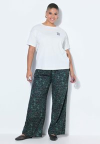 Studio Untold STATEMENT EMBROIDERY - Print T-shirt - off white/white ...