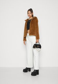 Vero Moda Winterjas - rubber/beige - Zalando.nl