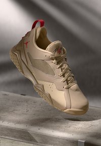 Jordan MVP 92 UNISEX - Sneakers alte - desert camo/fire red/mushroom ...