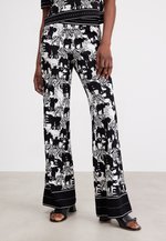 Marc Cain Bukse - white/black/hvit - Zalando.no