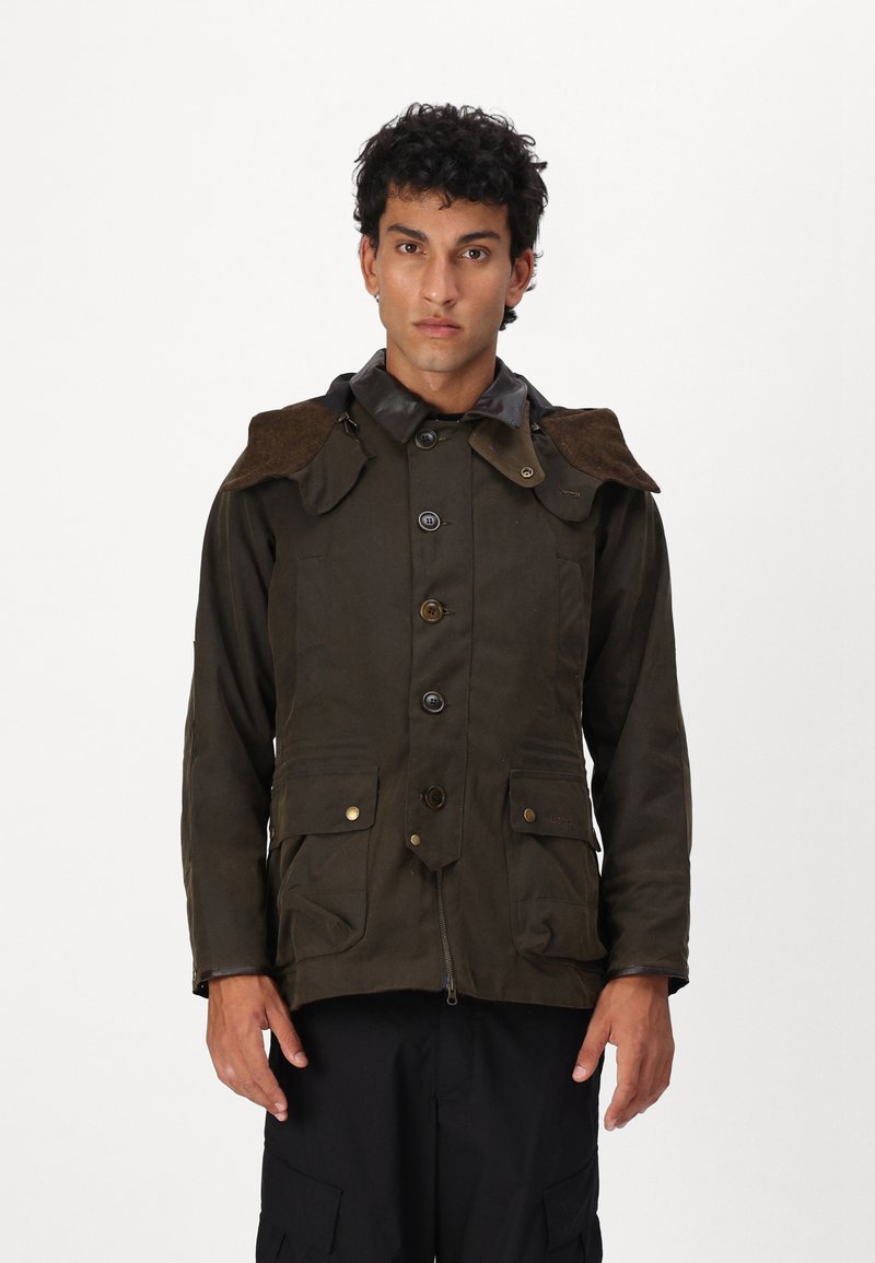Barbour BARBOUR X TO KI TO SHOREMAN WAX JACKET - Summer jacket - olive ...