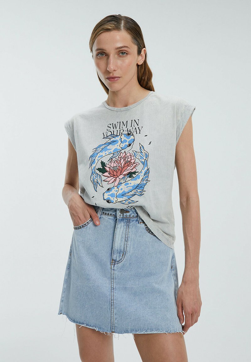 System Action WITH FISH PRINT - T-shirt print - light grey/lichtgrijs ...