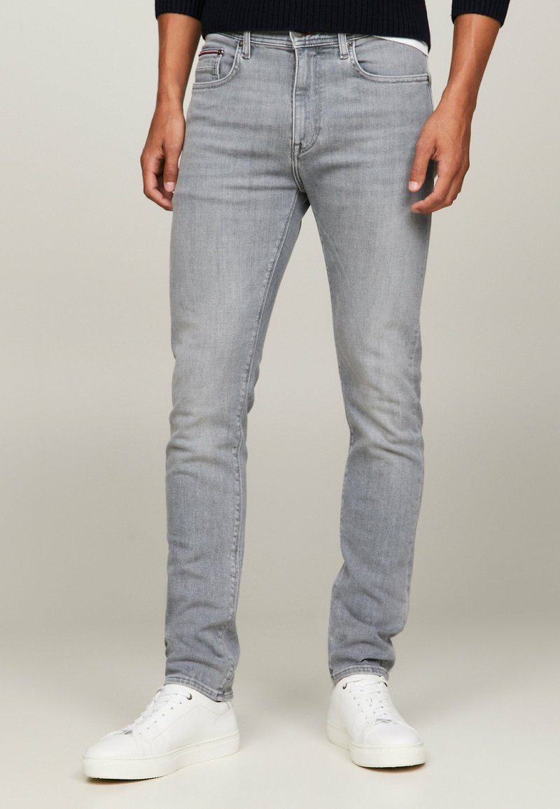 Tommy Hilfiger Jeans Slim Fit - reed grey/grau - Zalando.de
