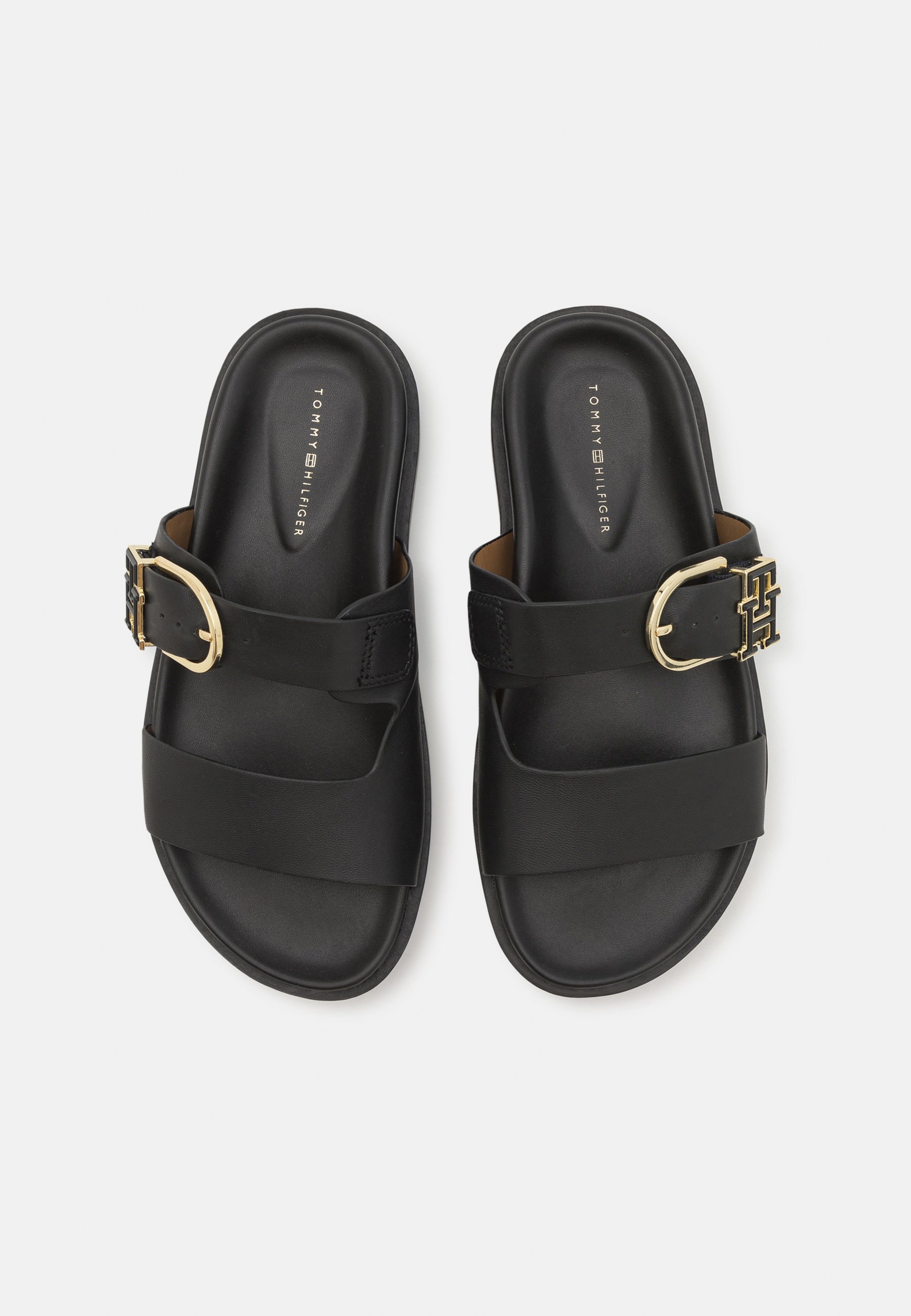 Tommy hilfiger footwear store