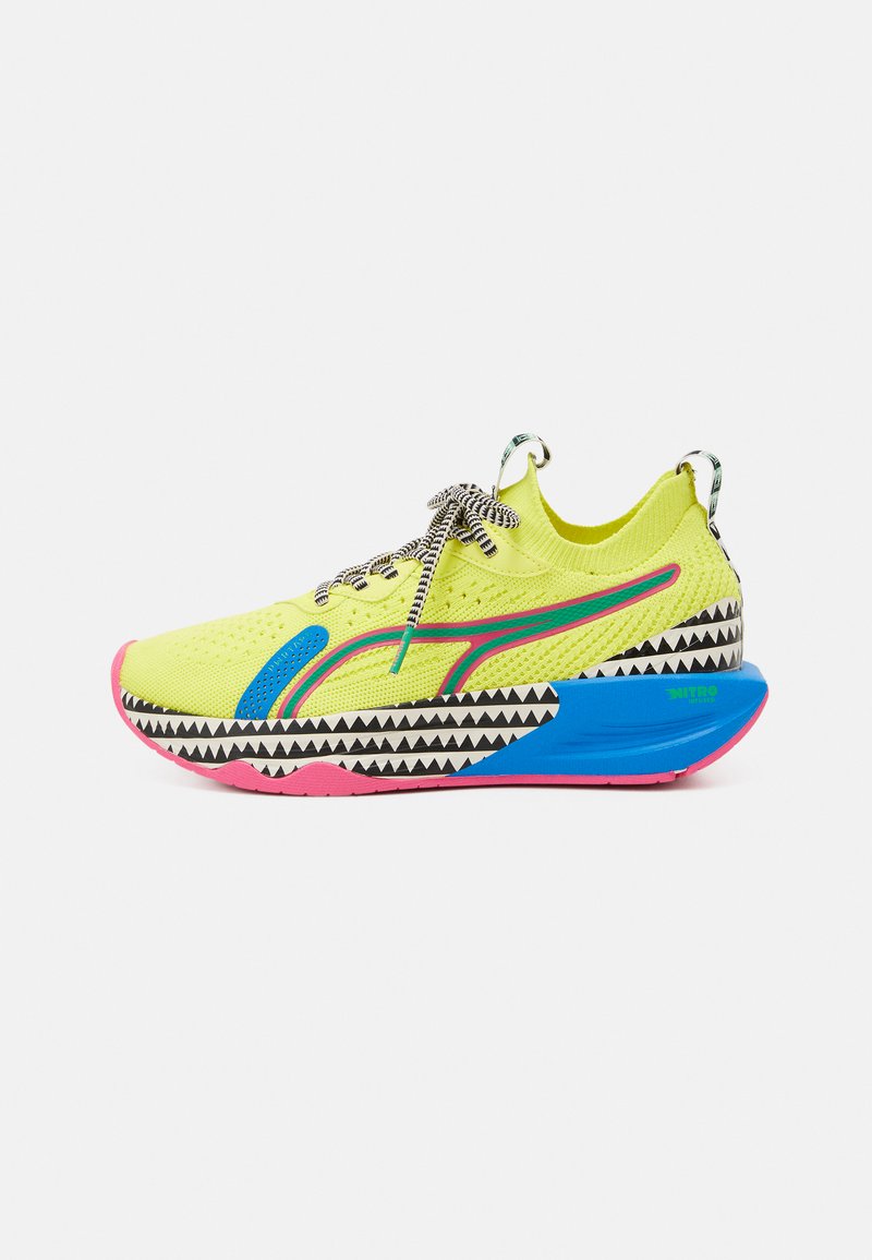 Puma PWR XX NITRO LUXE LEMLEM - Laufschuh Straße - yellow burst/racing ...