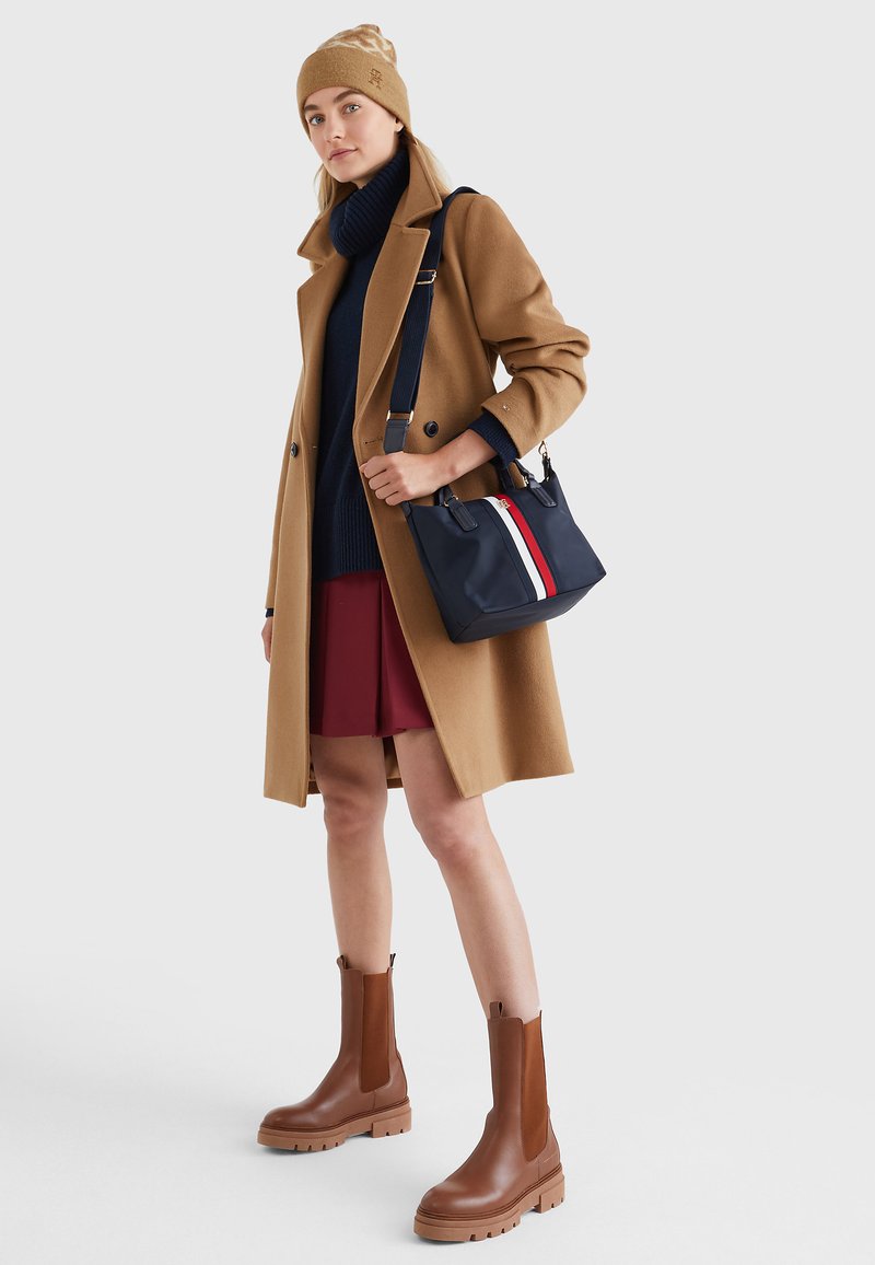Tommy Hilfiger Poppy Small Corp Handtasche Space Blue Blau Zalando At