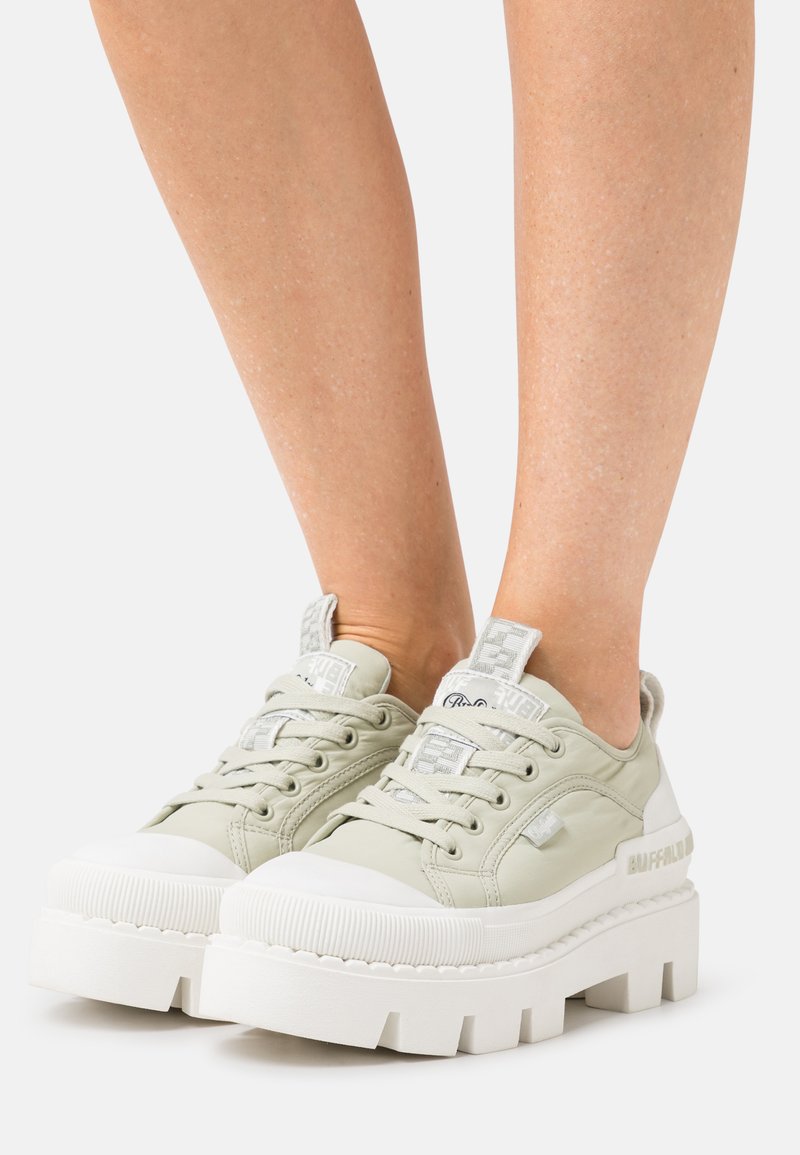 Buffalo RAVEN - Sneaker low - grey/grau - Zalando.ch