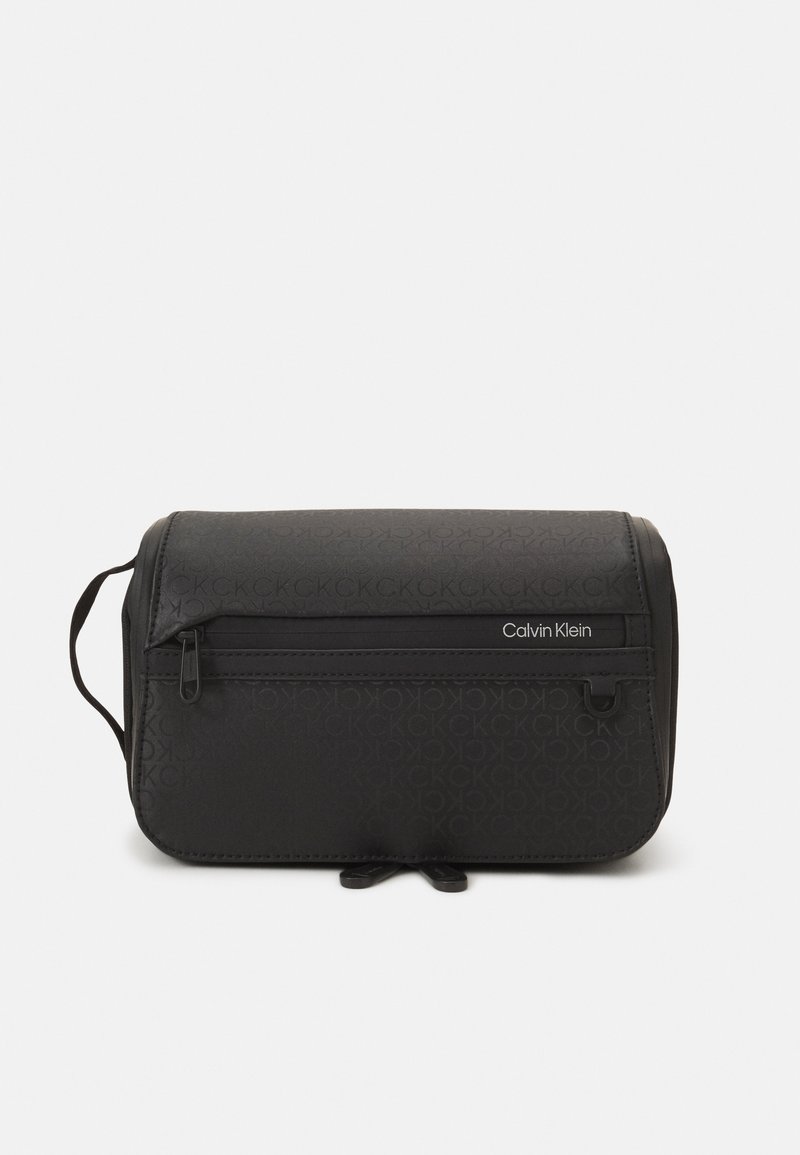 Calvin Klein DAILY TECH WASHBAG HANGER UNISEX - Kosmetiktasche - black ...