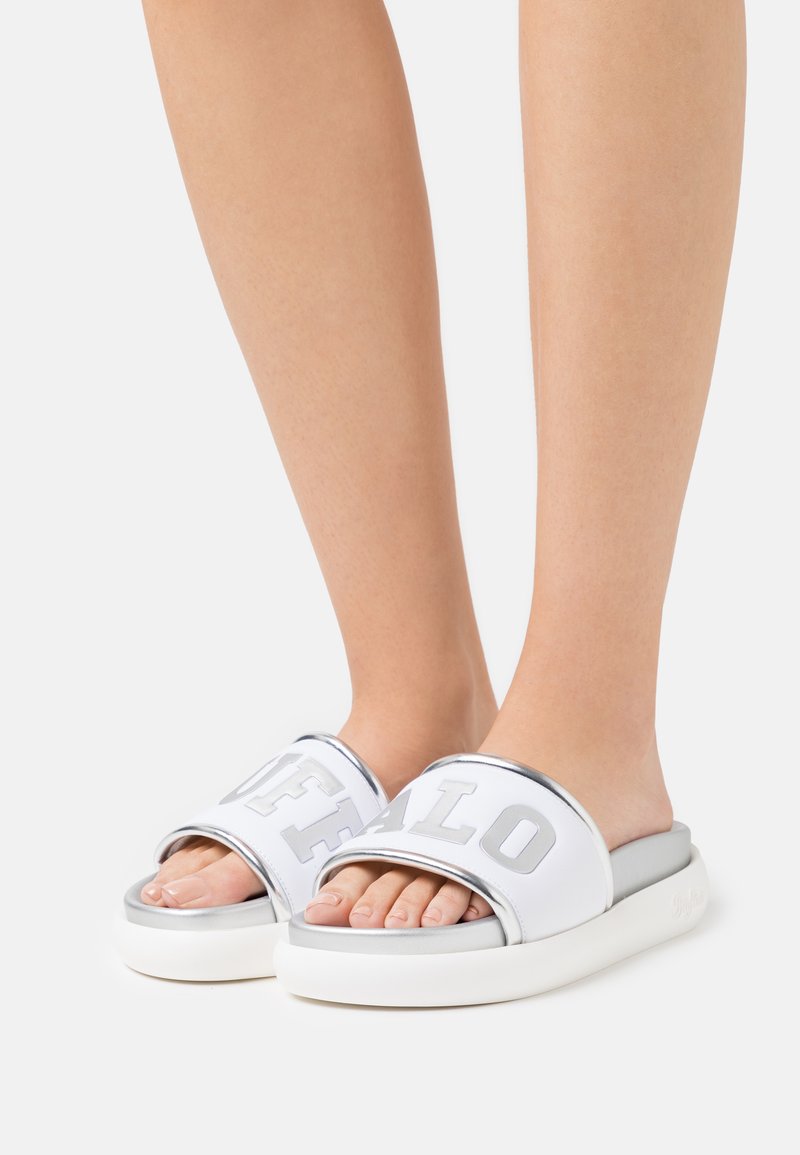 Buffalo RANDIE - Mules - white/silver/white - Zalando.co.uk