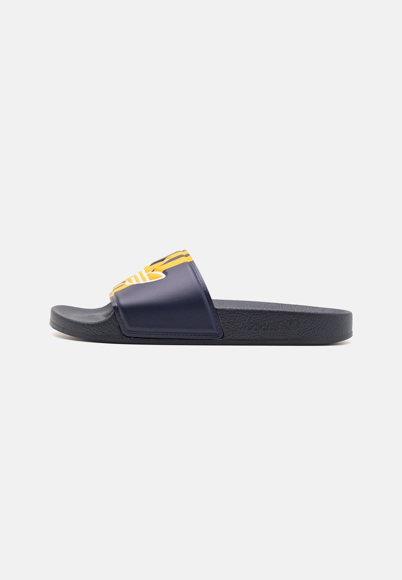 adidas Originals ADILETTE UNISEX - Pool slides - night indigo/bold gold ...