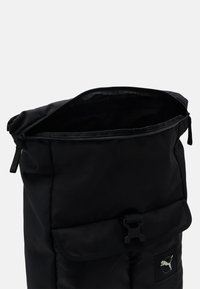 Puma BETTER BACKPACK UNISEX - Ryggsäck - black/svart - Zalando.se