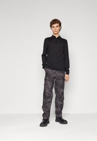 HUGO GARLO - Cargohose - dark grey/grau - Zalando.at