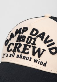 Camp David TRUCKER MIT LOGO-STICKEREI - Cap - ecru/beige - Zalando