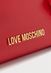 Love Moschino SMART DAILY - Bolso de mano - red/rojo - Zalando.es