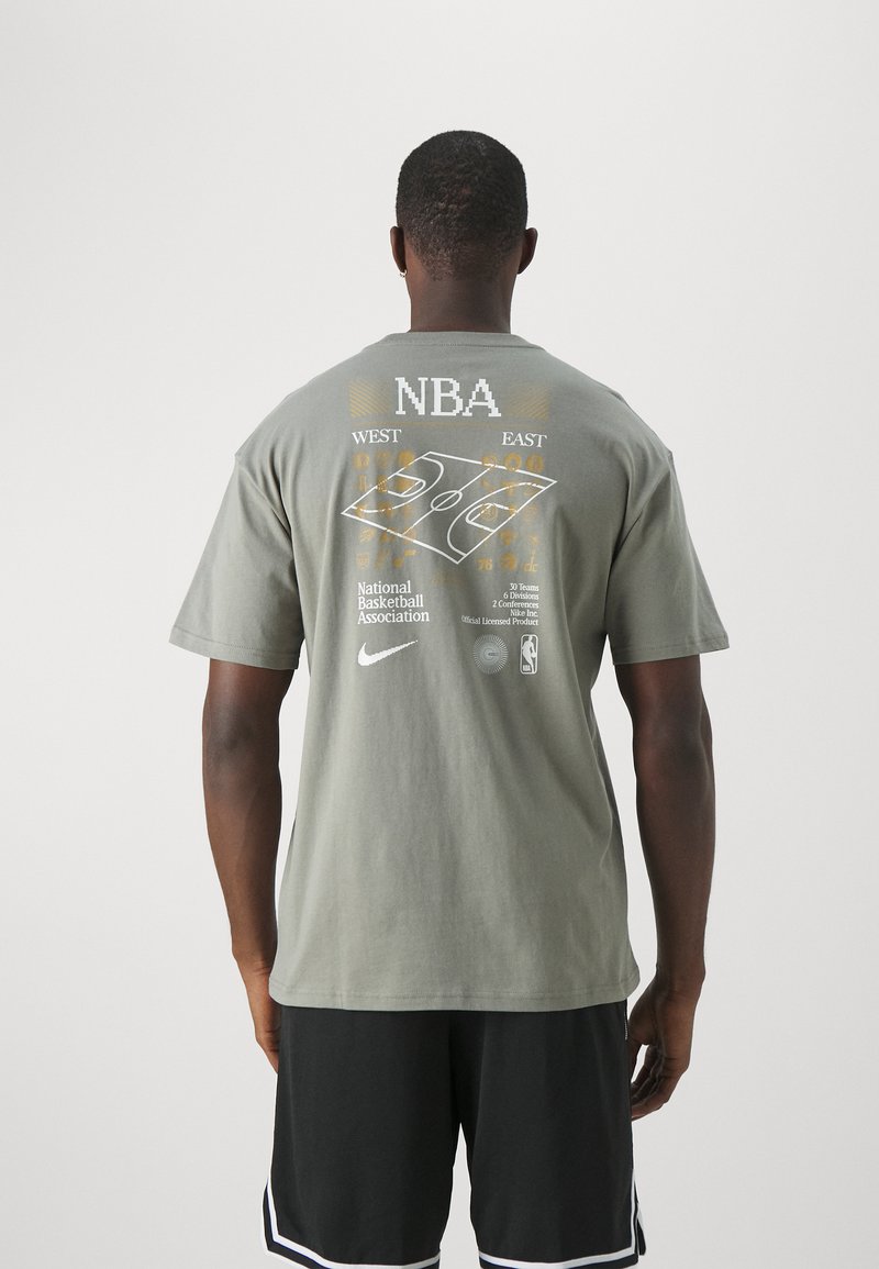 Nike Performance NBA NO TEAM NBA M M90 TEE - T-shirt con stampa - dark ...