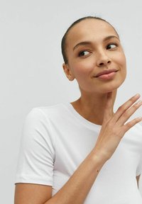 mbyM JULIE-M - T-Shirt basic - optical white/weiß - Zalando.at