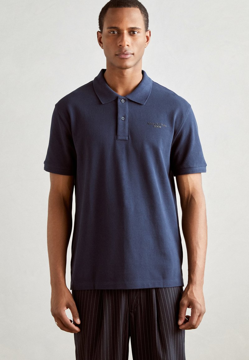 Marc O'Polo DENIM LOGO PRINT - Polo shirt - dark blue - Zalando.co.uk