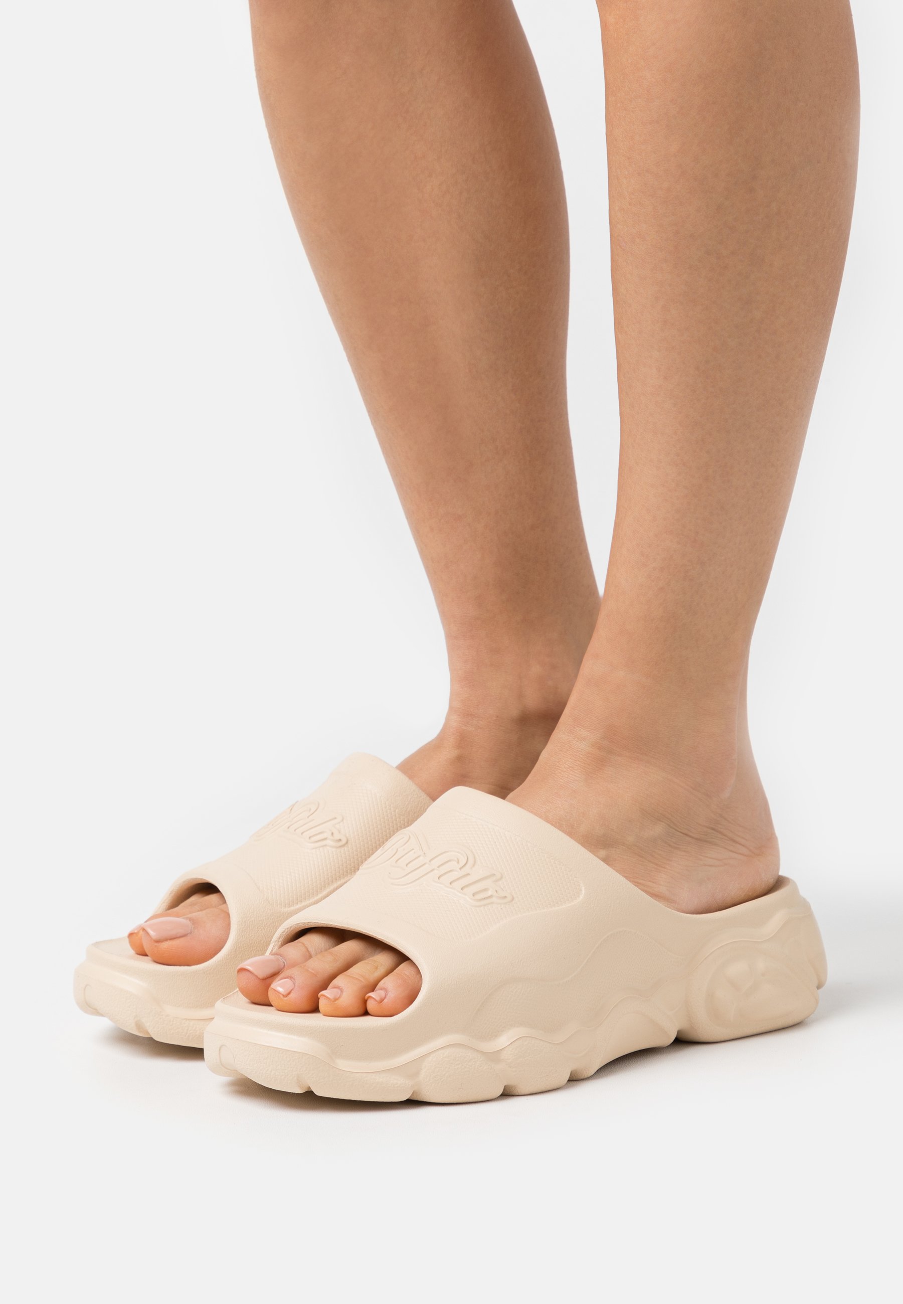 Buffalo SLIDE - Pantolette flach - cream/offwhite - Zalando.ch
