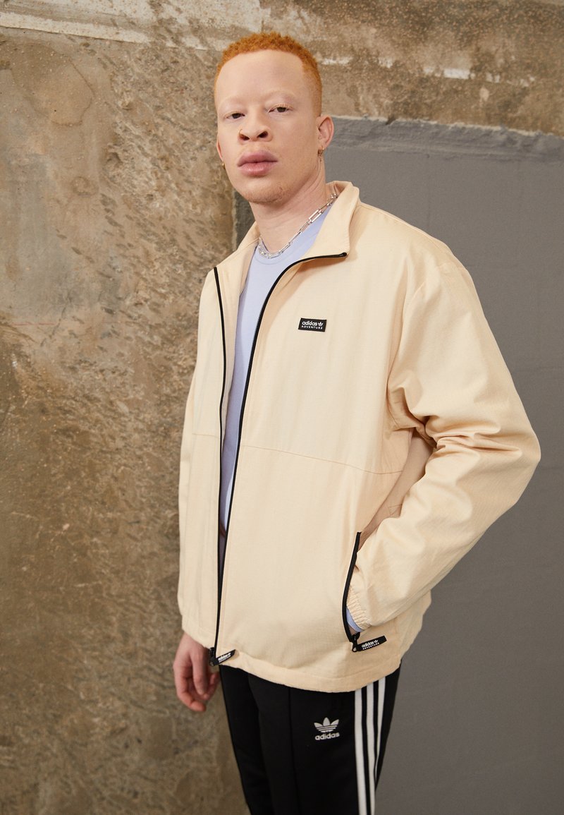 adidas Originals Summer jacket - sand strata/sand - Zalando.ie